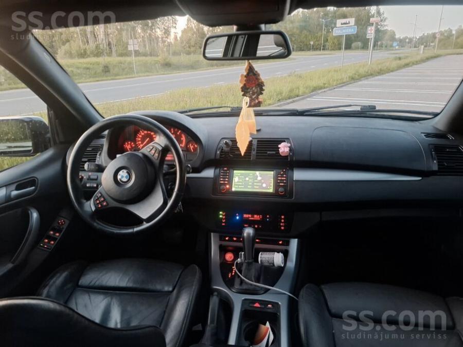 Black BMW X5 2004 in Valmiera, with an engine capacity of 3.00 L and mileage of 363 thousand km for 3900 €, photo 9 on AUTOMOTO.COM.LV