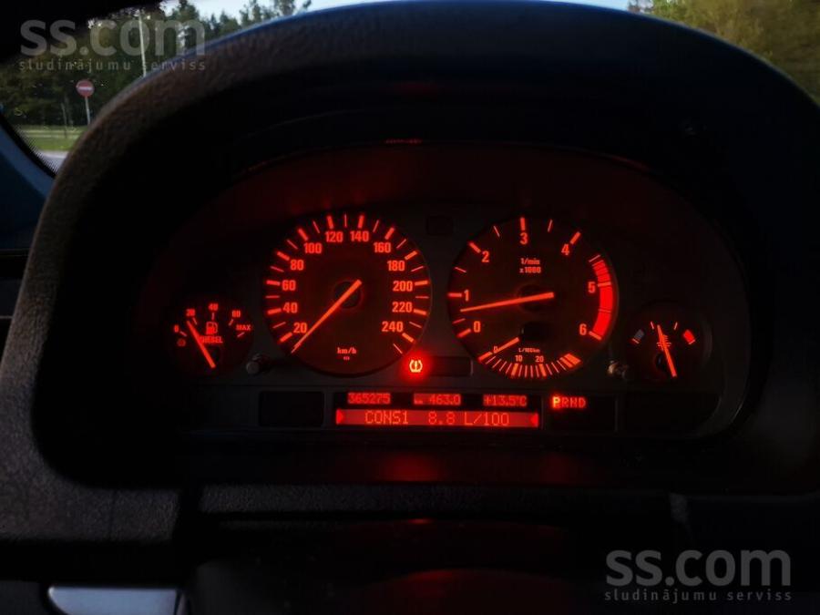 Black BMW X5 2004 in Valmiera, with an engine capacity of 3.00 L and mileage of 363 thousand km for 3900 €, photo 10 on AUTOMOTO.COM.LV