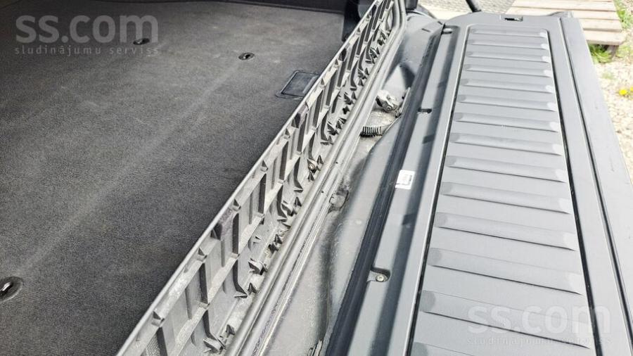 Melns BMW X5 2004 Rīga, ar dzinēja tilpumu 3.00 L un nobraukumu 309 tūkst. km par 7500 €, foto 24 vietnē AUTOMOTO.COM.LV
