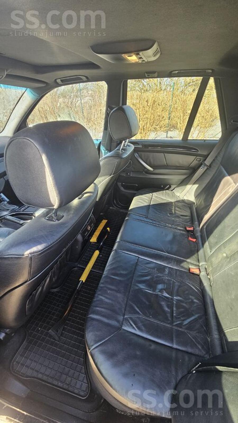 Black BMW X5 2004 in Riga, with an engine capacity of 3.00 L and mileage of 286 thousand km for 4600 €, photo 7 on AUTOMOTO.COM.LV
