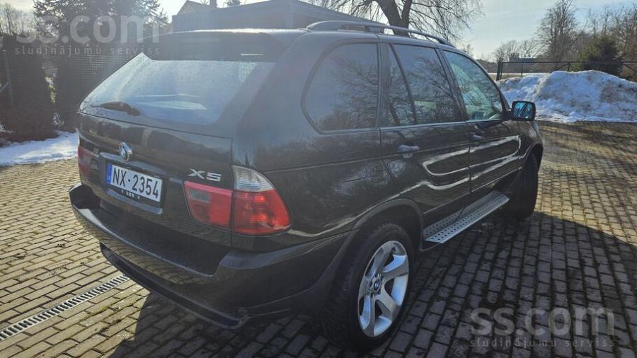 Black BMW X5 2004 in Riga, with an engine capacity of 3.00 L and mileage of 286 thousand km for 4600 €, photo 11 on AUTOMOTO.COM.LV