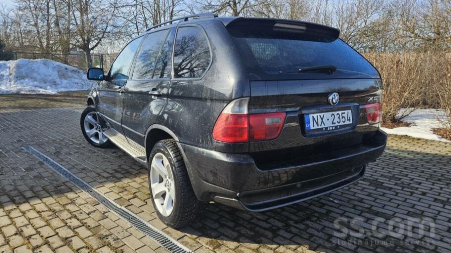 Black BMW X5 2004 in Riga, with an engine capacity of 3.00 L and mileage of 286 thousand km for 4600 €, photo 12 on AUTOMOTO.COM.LV