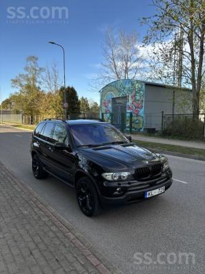 Melns BMW X5 2004 Liepāja, ar dzinēja tilpumu 3.00 L un nobraukumu 302 tūkst. km par 5200 €, foto 3 vietnē AUTOMOTO.COM.LV