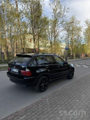 Melns BMW X5 2004 Liepāja, ar dzinēja tilpumu 3.00 L un nobraukumu 302 tūkst. km par 5200 €, foto 4 vietnē AUTOMOTO.COM.LV