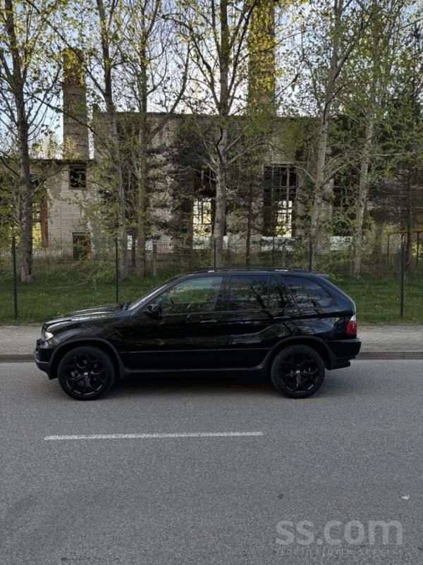 Melns BMW X5 2004 Liepāja, ar dzinēja tilpumu 3.00 L un nobraukumu 302 tūkst. km par 5200 €, foto 5 vietnē AUTOMOTO.COM.LV