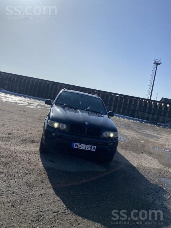 Black BMW X5 2004 in Saldus, with an engine capacity of 3.00 L and mileage of 0 thousand km for 5500 €, photo 3 on AUTOMOTO.COM.LV