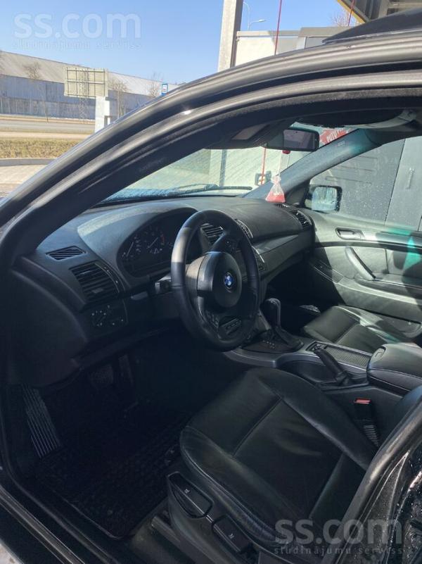Black BMW X5 2004 in Saldus, with an engine capacity of 3.00 L and mileage of 0 thousand km for 5500 €, photo 8 on AUTOMOTO.COM.LV