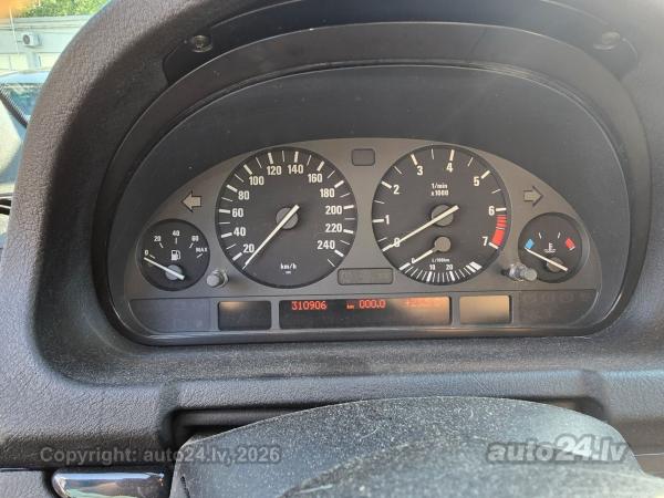 Black BMW X5 2004 in Tallinn, with an engine capacity of 4.40 L and mileage of 311 thousand km for 333 €, photo 8 on AUTOMOTO.COM.LV