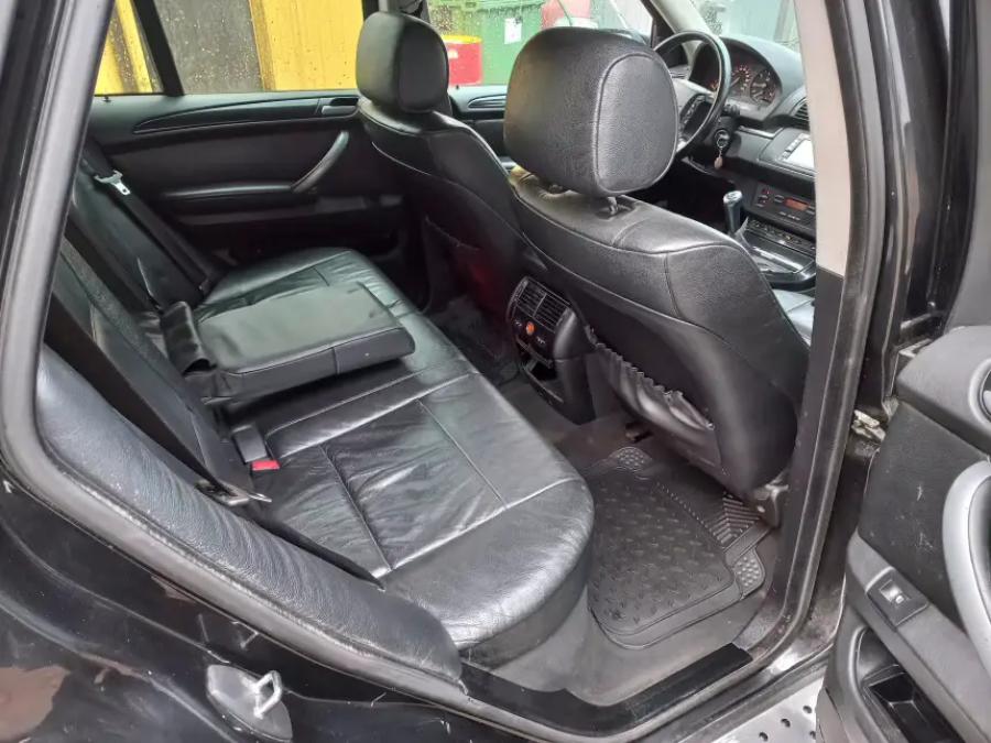 Black BMW X5 2004 in Riga, with an engine capacity of 3.00 L and mileage of 450 thousand km for 4000 €, photo 10 on AUTOMOTO.COM.LV