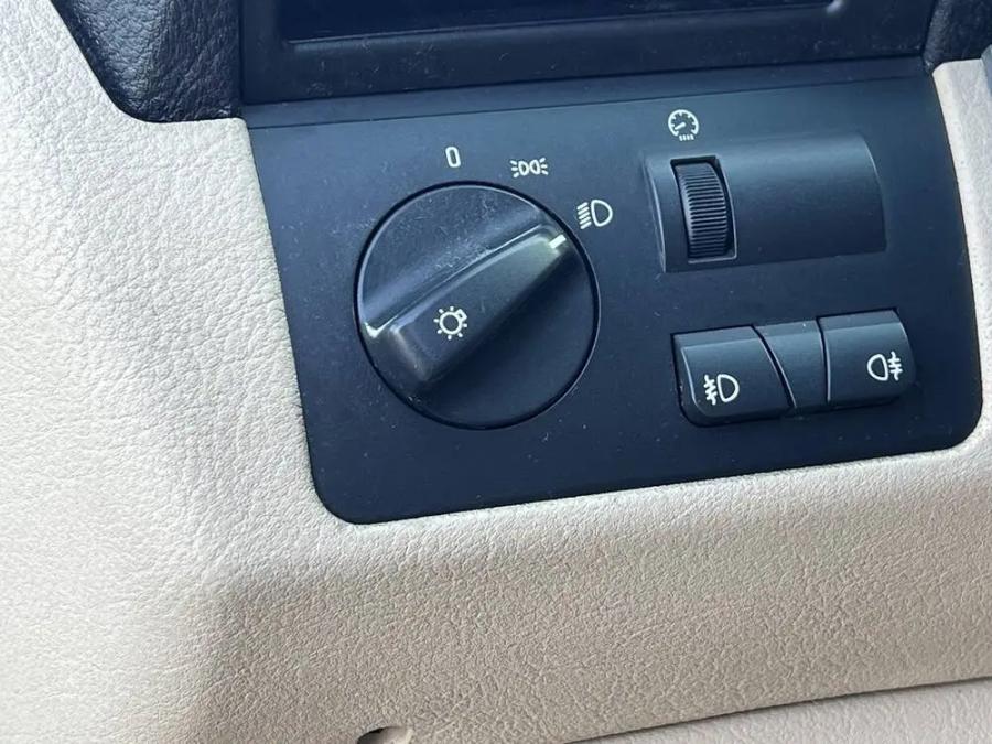 Melns BMW X5 2004 Rēzekne, ar dzinēja tilpumu 3.00 L un nobraukumu 335 tūkst. km par 5190 €, foto 18 vietnē AUTOMOTO.COM.LV