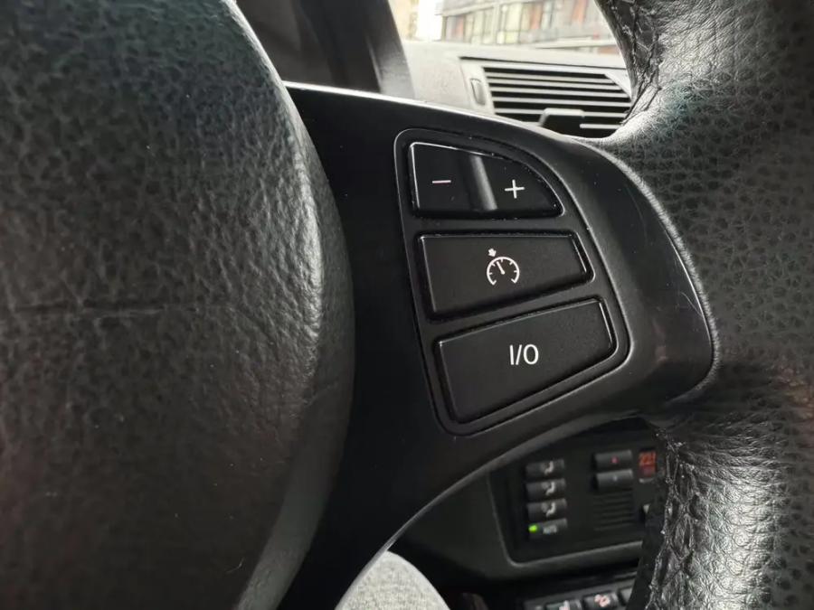 Black BMW X5 2004 in Riga, with an engine capacity of 3.00 L and mileage of 383 thousand km for 4990 €, photo 20 on AUTOMOTO.COM.LV