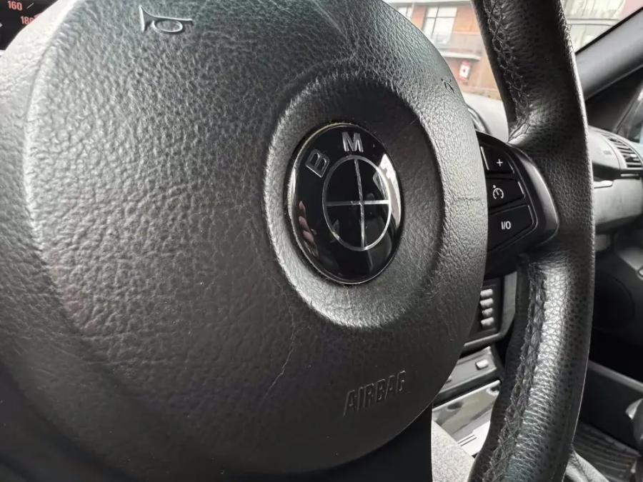 Black BMW X5 2004 in Riga, with an engine capacity of 3.00 L and mileage of 383 thousand km for 4990 €, photo 21 on AUTOMOTO.COM.LV
