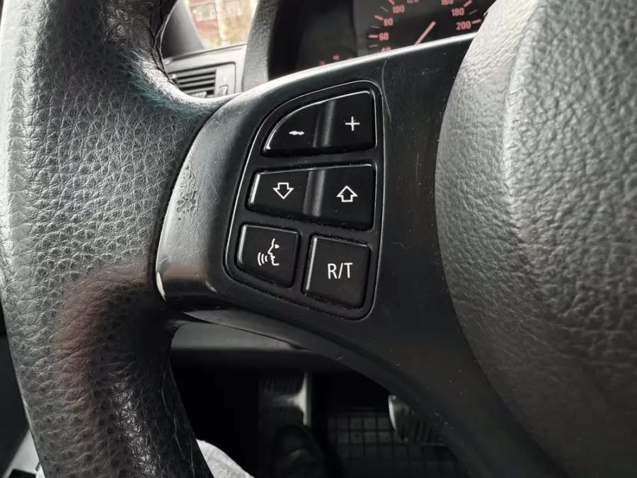 Black BMW X5 2004 in Riga, with an engine capacity of 3.00 L and mileage of 383 thousand km for 4990 €, photo 22 on AUTOMOTO.COM.LV