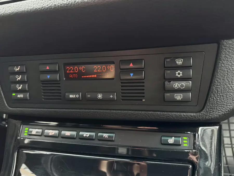 Black BMW X5 2004 in Riga, with an engine capacity of 3.00 L and mileage of 383 thousand km for 4990 €, photo 26 on AUTOMOTO.COM.LV