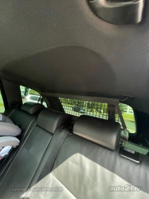 Black BMW X5 2004 in Tartu, with an engine capacity of 3.00 L and mileage of 242 thousand km for 8499 €, photo 18 on AUTOMOTO.COM.LV