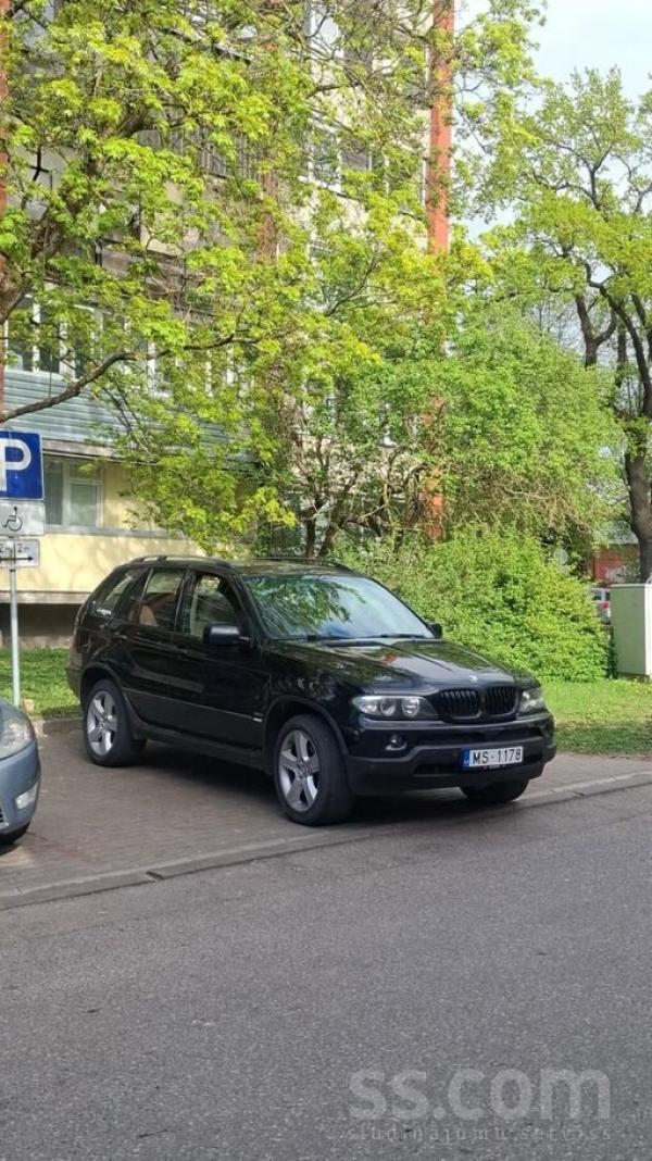Black BMW X5 2004 in Jelgava, with an engine capacity of 3.00 L and mileage of 350 thousand km for 4500 €, photo 2 on AUTOMOTO.COM.LV