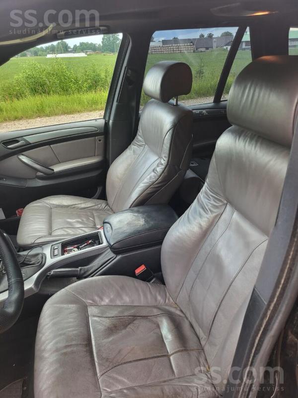 Black BMW X5 2004 in Talsi, with an engine capacity of 3.00 L and mileage of 450 thousand km for 4400 €, photo 4 on AUTOMOTO.COM.LV