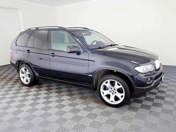 Black BMW X5 2004 in Tallinn, with an engine capacity of 3.00 L and mileage of 657 thousand km for 2699 €, photo 1 on AUTOMOTO.COM.LV