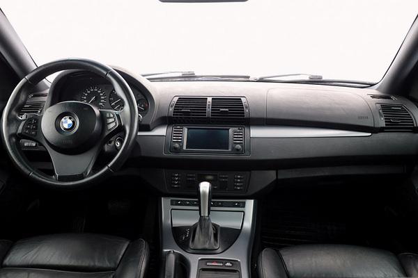 Black BMW X5 2004 in Tallinn, with an engine capacity of 3.00 L and mileage of 657 thousand km for 2699 €, photo 5 on AUTOMOTO.COM.LV