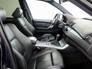 Black BMW X5 2004 in Tallinn, with an engine capacity of 3.00 L and mileage of 657 thousand km for 2699 €, photo 7 on AUTOMOTO.COM.LV