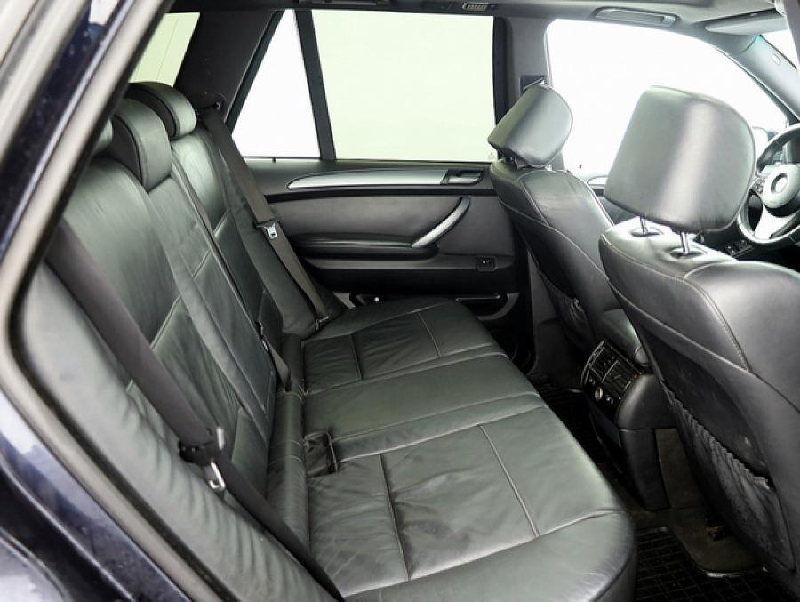 Black BMW X5 2004 in Tallinn, with an engine capacity of 3.00 L and mileage of 657 thousand km for 2699 €, photo 8 on AUTOMOTO.COM.LV