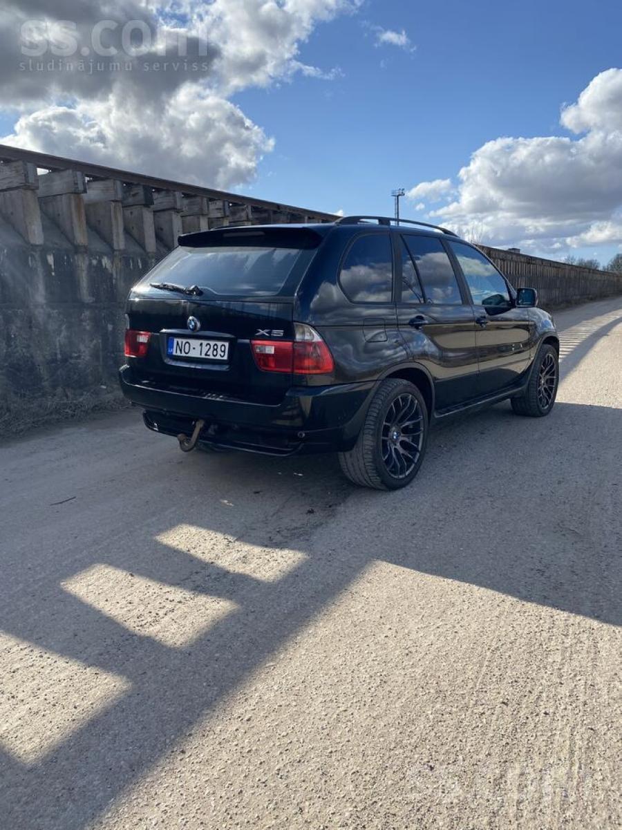 Melns BMW X5 2004 Saldus, ar dzinēja tilpumu 3.30 L un nobraukumu 0 tūkst. km par 4799 €, foto 4 vietnē AUTOMOTO.COM.LV