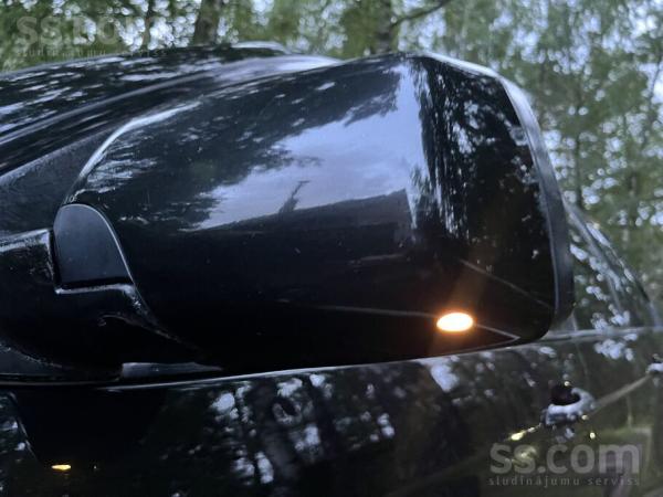 Black BMW X5 2004 in Riga, with an engine capacity of 3.00 L and mileage of 287 thousand km for 6450 €, photo 3 on AUTOMOTO.COM.LV