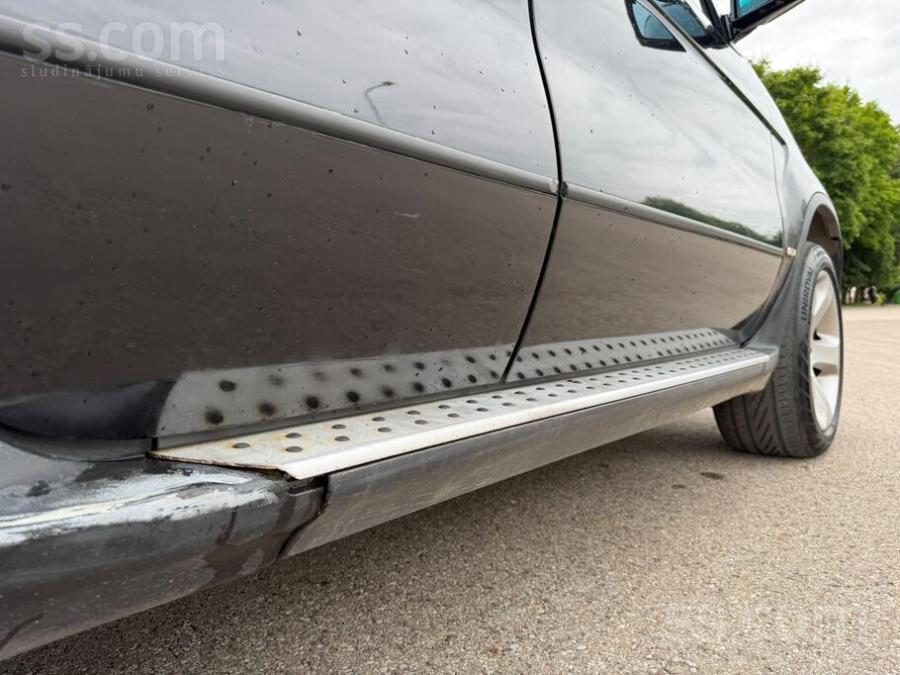 Melns BMW X5 2004 Bauska, ar dzinēja tilpumu 3.00 L un nobraukumu 525 tūkst. km par 3300 €, foto 7 vietnē AUTOMOTO.COM.LV