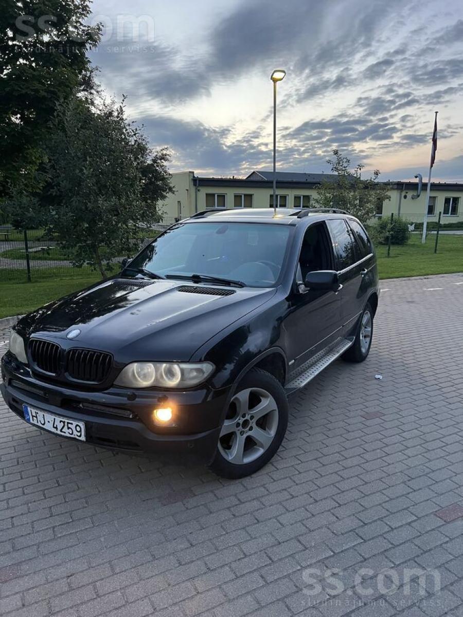 Black BMW X5 2004 in Jelgava, with an engine capacity of 3.00 L and mileage of 600 thousand km for 3500 €, photo 3 on AUTOMOTO.COM.LV