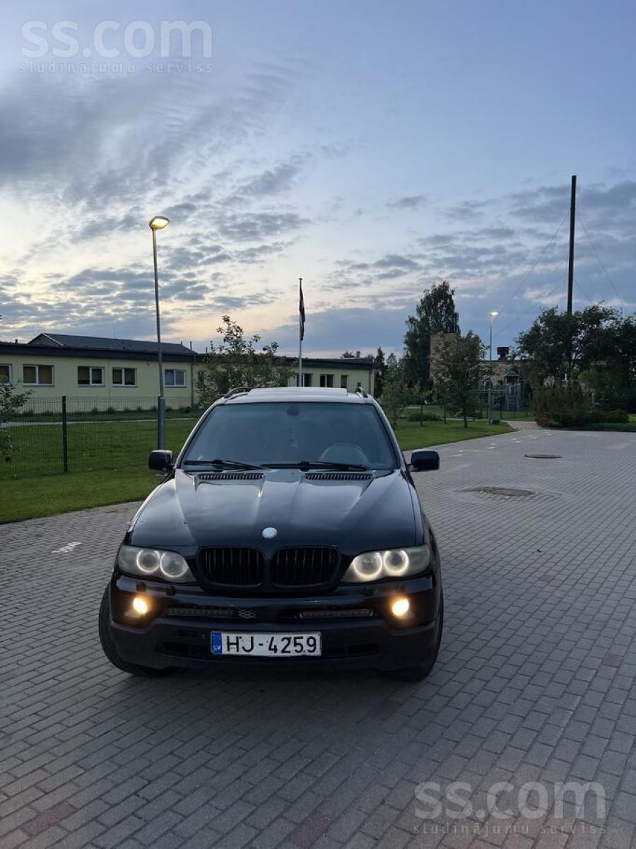 Black BMW X5 2004 in Jelgava, with an engine capacity of 3.00 L and mileage of 600 thousand km for 3500 €, photo 5 on AUTOMOTO.COM.LV