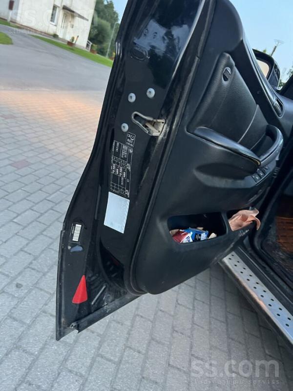 Melns BMW X5 2004 Jelgava, ar dzinēja tilpumu 3.00 L un nobraukumu 600 tūkst. km par 3500 €, foto 6 vietnē AUTOMOTO.COM.LV
