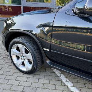 Black BMW X5 2004 in Kaisiadorys, with an engine capacity of 2.99 L and mileage of 223 thousand km for 4750 €, photo 14 on AUTOMOTO.COM.LV