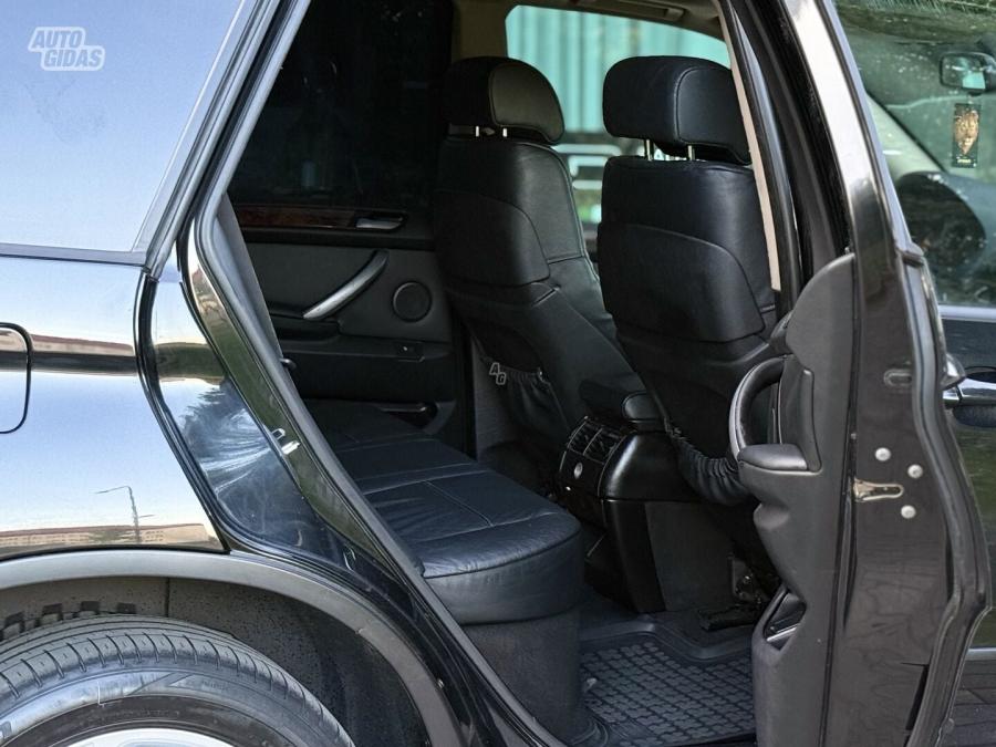 Black BMW X5 2004 in Kaunas, with an engine capacity of 3.00 L and mileage of 0 thousand km for 4200 €, photo 31 on AUTOMOTO.COM.LV