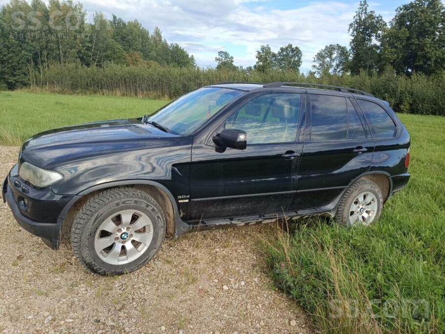 Черный БМВ Х5 2004 в Айзкраукле, объемом двигателя 3.00 л и пробегом 415 тыс. км за 3900 €, фото 1 на AUTOMOTO.COM.LV