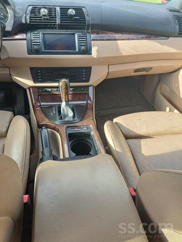 Black BMW X5 2004 in Aizkraukle, with an engine capacity of 3.00 L and mileage of 415 thousand km for 3900 €, photo 5 on AUTOMOTO.COM.LV