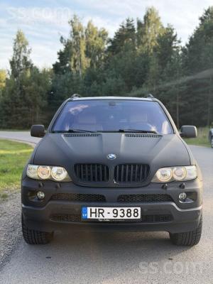 Black BMW X5 2004 in Riga, with an engine capacity of 3.00 L and mileage of 349 thousand km for 3300 €, photo 3 on AUTOMOTO.COM.LV