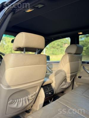 Black BMW X5 2004 in Riga, with an engine capacity of 3.00 L and mileage of 349 thousand km for 3300 €, photo 11 on AUTOMOTO.COM.LV