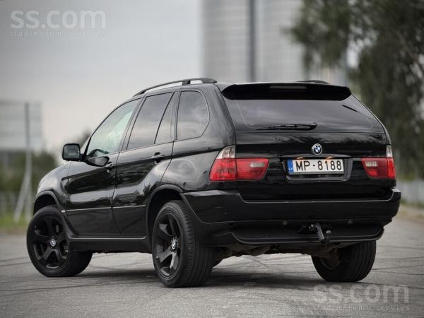 BMW X5 2004 in Riga on AUTOMOTO.COM.LV Black BMW X5 2004 in Riga, with an engine capacity of 3.00 L and mileage of 291 thousand km for 5200 €, photo 5 on AUTOMOTO.COM.LV