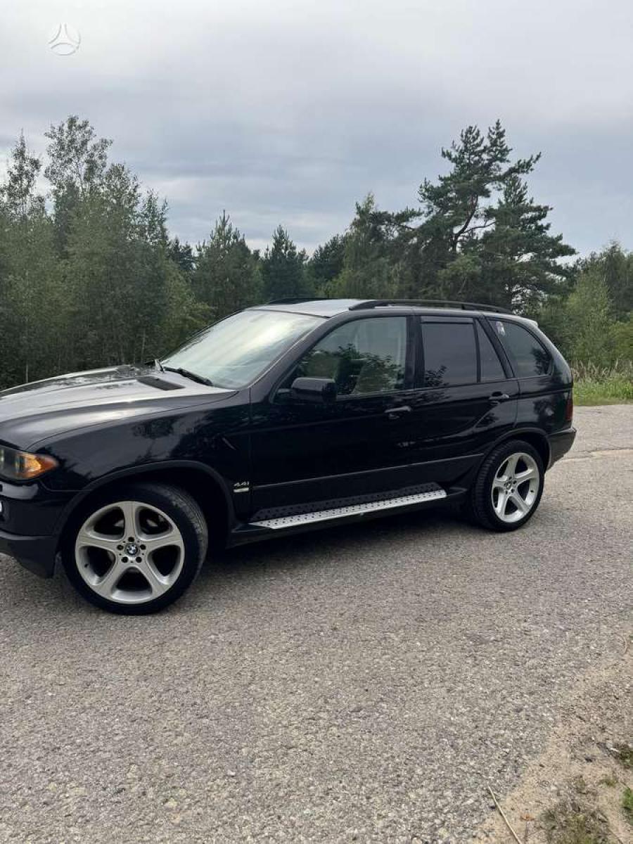 Melns BMW X5 2004 Panevēža, ar dzinēja tilpumu 4.40 L un nobraukumu 437 tūkst. km par 4500 €, foto 3 vietnē AUTOMOTO.COM.LV