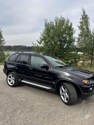 Melns BMW X5 2004 Panevēža, ar dzinēja tilpumu 4.40 L un nobraukumu 437 tūkst. km par 4500 €, foto 5 vietnē AUTOMOTO.COM.LV