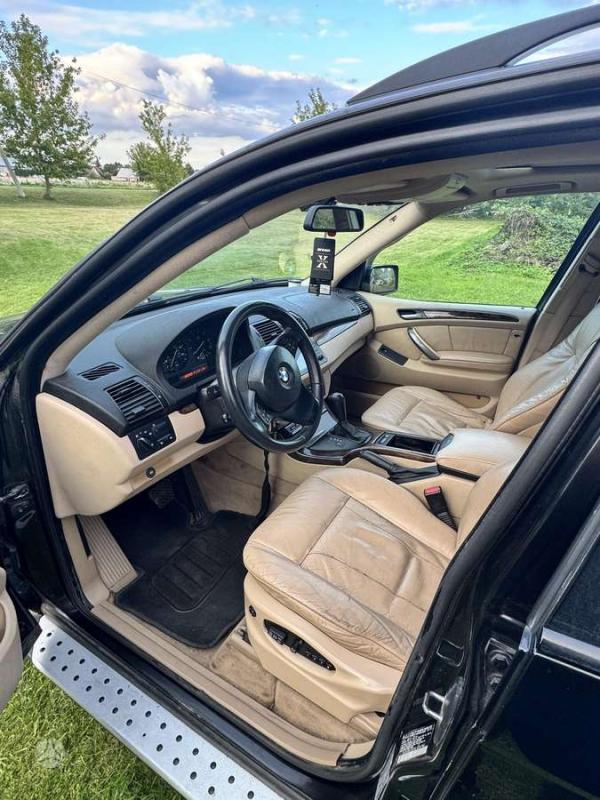 Black BMW X5 2004 in Panevezys, with an engine capacity of 4.40 L and mileage of 437 thousand km for 4500 €, photo 6 on AUTOMOTO.COM.LV