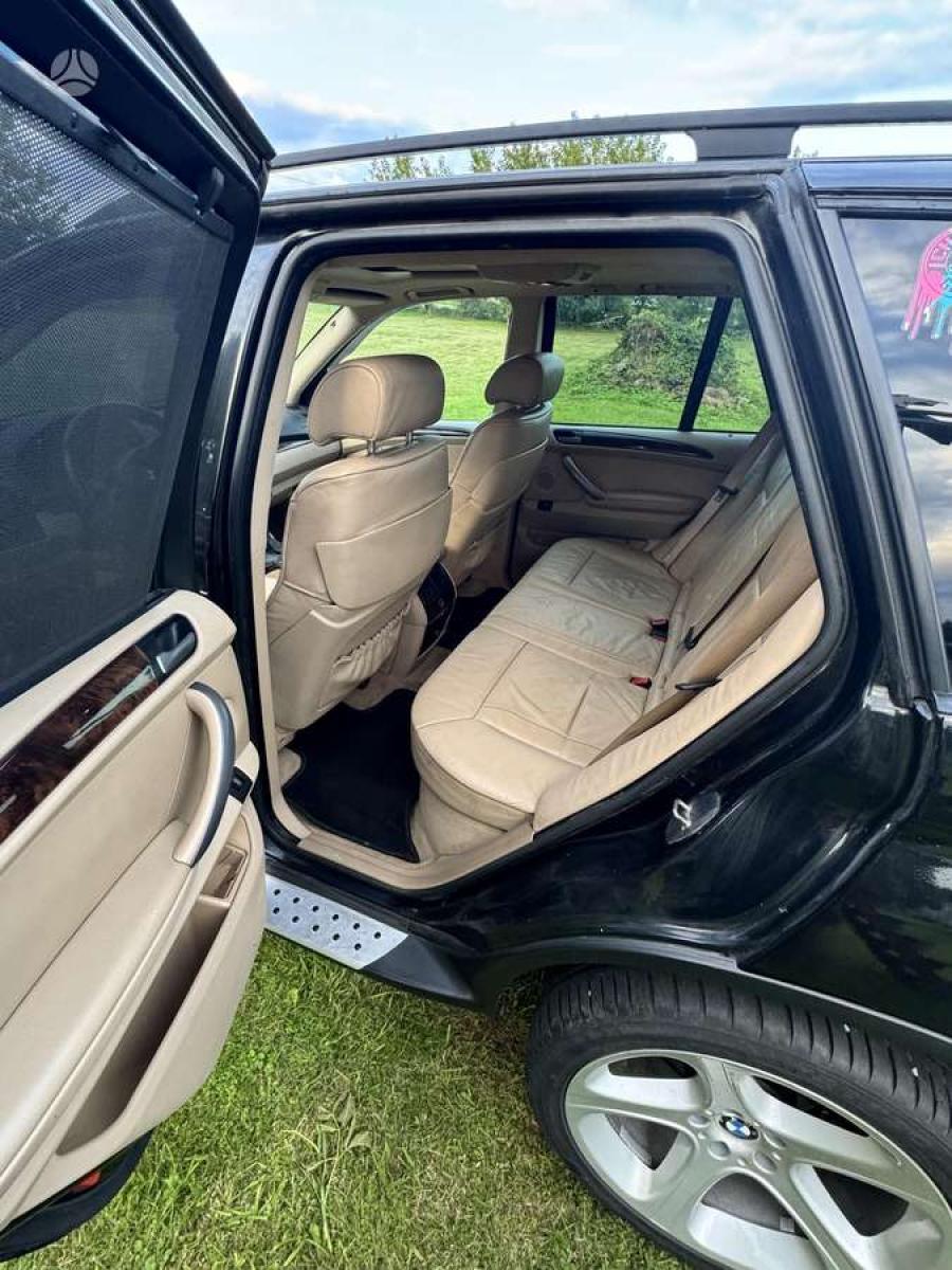 Melns BMW X5 2004 Panevēža, ar dzinēja tilpumu 4.40 L un nobraukumu 437 tūkst. km par 4500 €, foto 8 vietnē AUTOMOTO.COM.LV