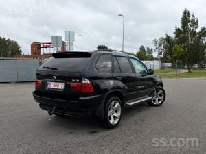 Black BMW X5 2004 in Riga, with an engine capacity of 3.00 L and mileage of 0 thousand km for 4790 €, photo 4 on AUTOMOTO.COM.LV