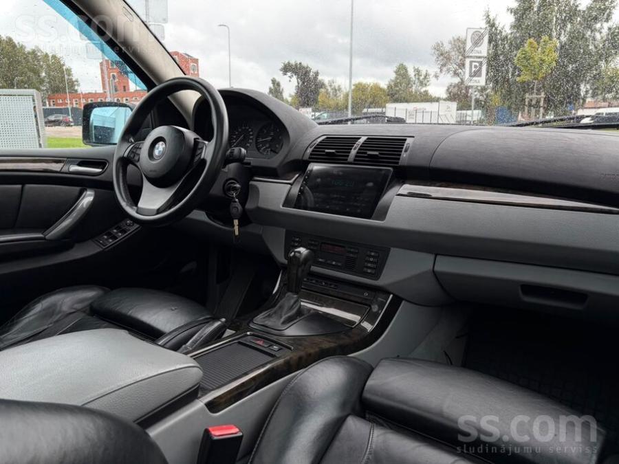 Black BMW X5 2004 in Riga, with an engine capacity of 3.00 L and mileage of 0 thousand km for 4790 €, photo 8 on AUTOMOTO.COM.LV