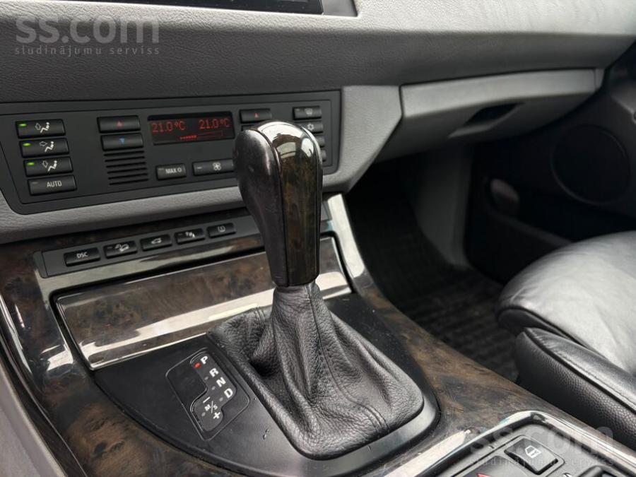 Black BMW X5 2004 in Riga, with an engine capacity of 3.00 L and mileage of 0 thousand km for 4790 €, photo 12 on AUTOMOTO.COM.LV