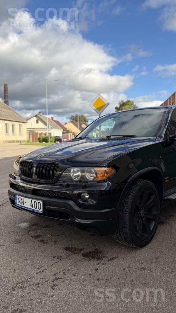 Black BMW X5 2004 in Daugavpils, with an engine capacity of 3.00 L and mileage of 320 thousand km for 6000 €, photo 3 on AUTOMOTO.COM.LV