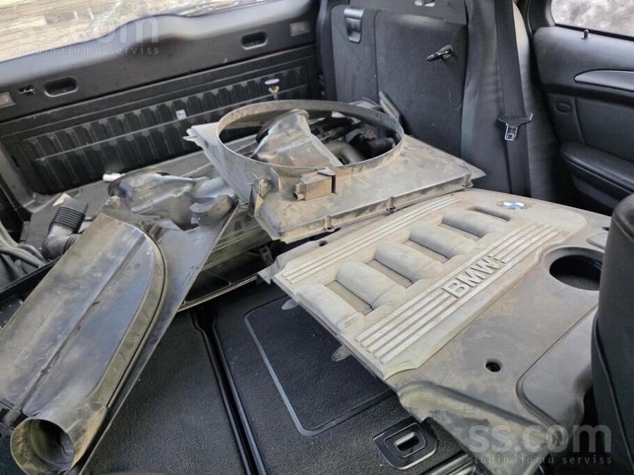 Melns BMW X5 2004 Rīga, ar dzinēja tilpumu 3.00 L un nobraukumu 320 tūkst. km par 1300 €, foto 6 vietnē AUTOMOTO.COM.LV