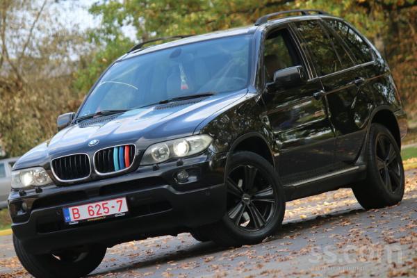 Black BMW X5 2004 in Riga, with an engine capacity of 3.00 L and mileage of 301 thousand km for 3890 €, photo 1 on AUTOMOTO.COM.LV
