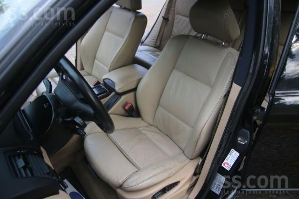 Black BMW X5 2004 in Riga, with an engine capacity of 3.00 L and mileage of 301 thousand km for 3890 €, photo 9 on AUTOMOTO.COM.LV