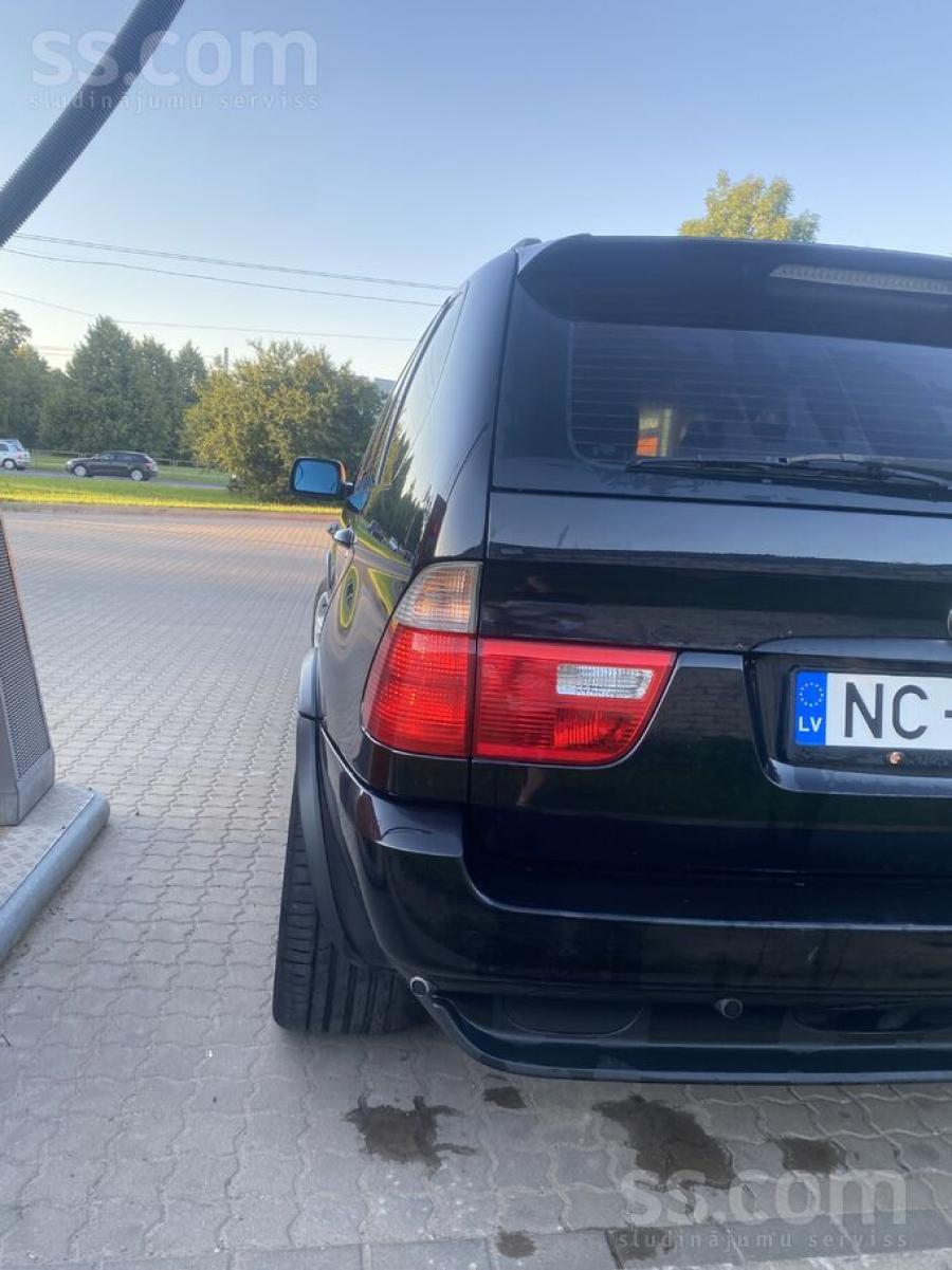 Black BMW X5 2005 in Riga, with an engine capacity of 3.00 L and mileage of 379 thousand km for 2300 €, photo 6 on AUTOMOTO.COM.LV